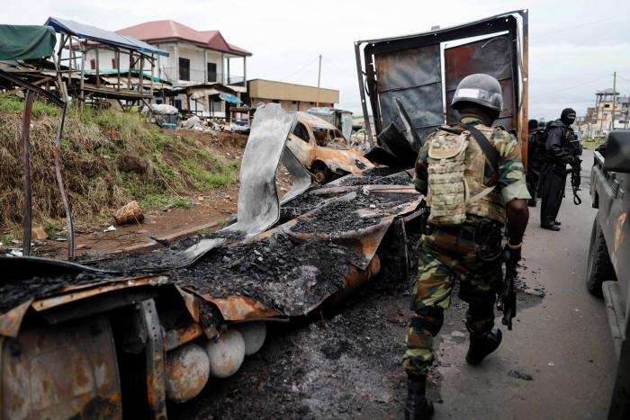 Cameroon separatists carry out public execution of two alleged spies ...